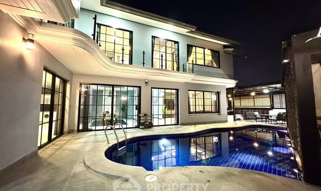 5 Br Villa Close To Pattaya Walking Street In Pattaya City, Chon Buri ...