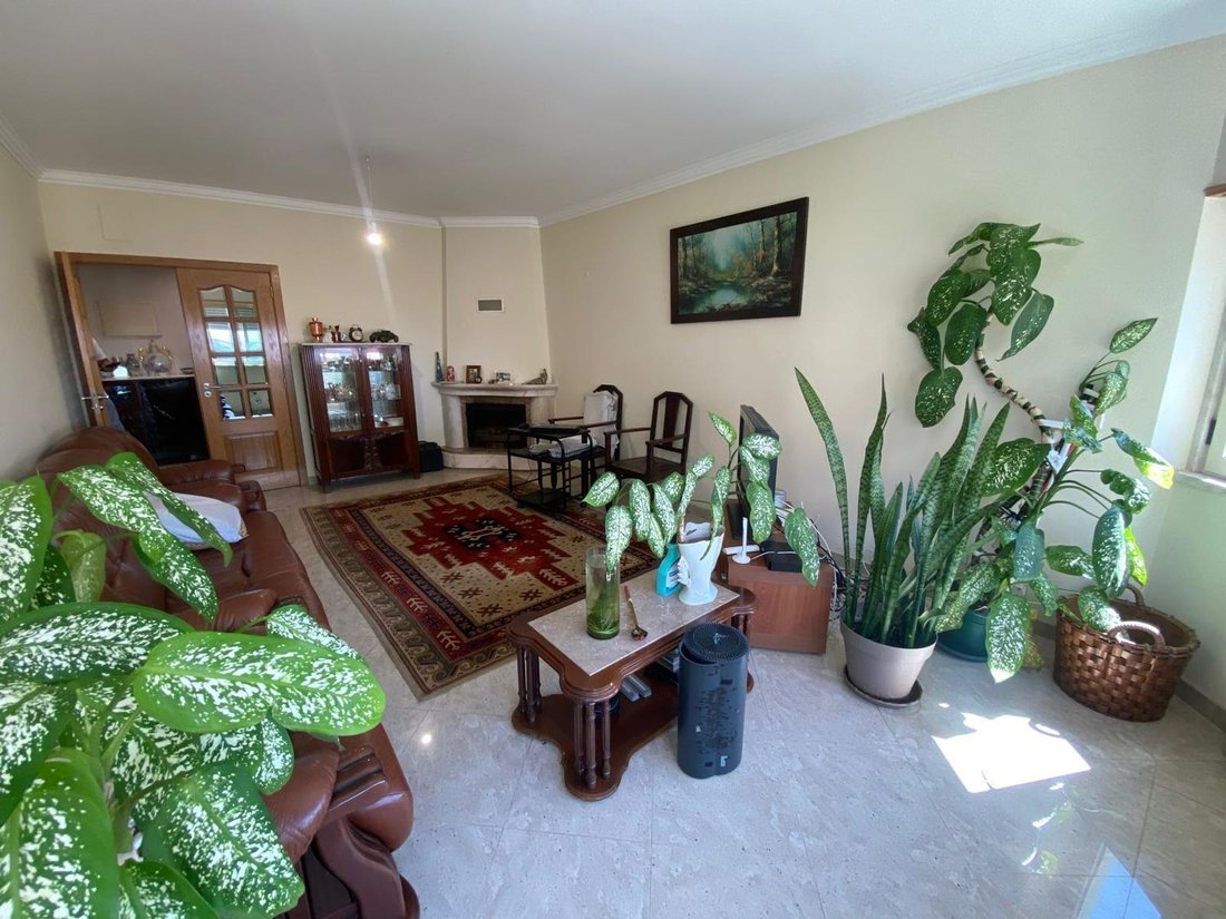 Ramada E Caneças Flat In Ramada E Canecas, Portugal For Sale (15889812)