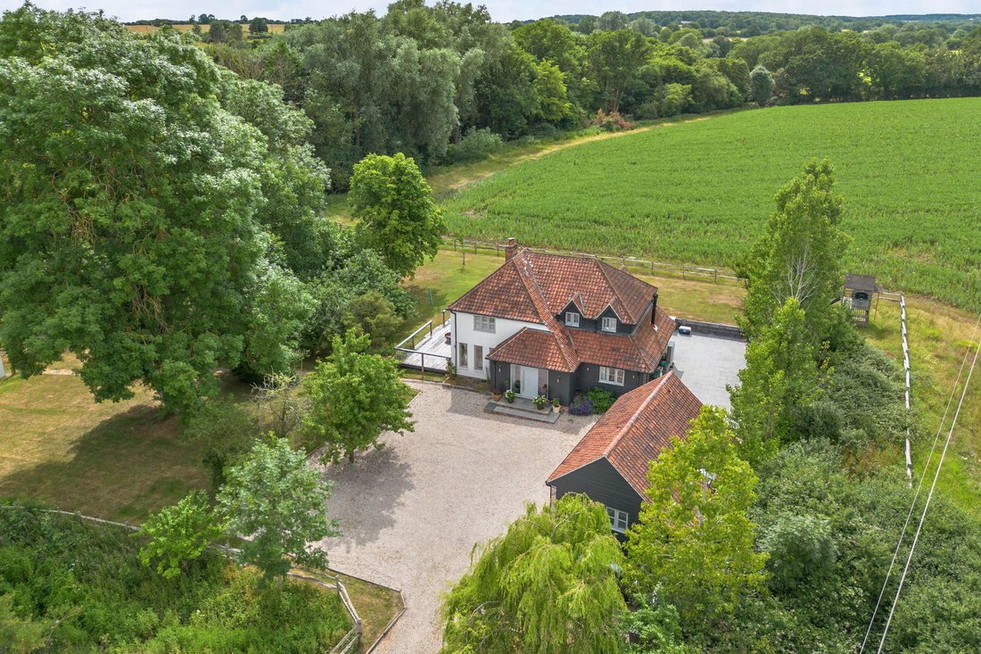 5 Bedroom Detached House For Sale In Stanford Rivers, England, United ...