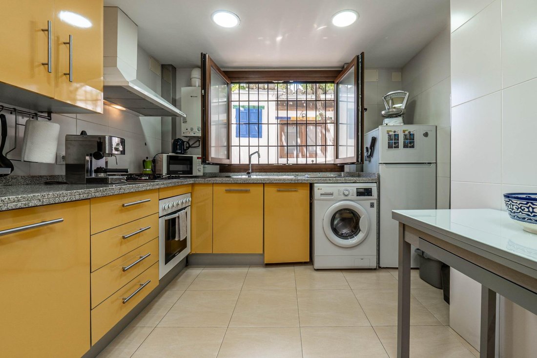 Granada House In Centro, Granada, Spain For Sale (15895813)