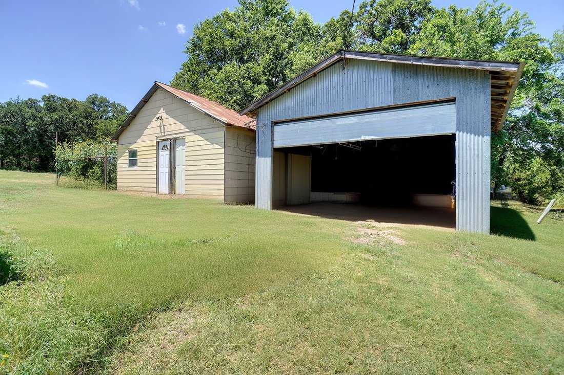 Stout In Decatur, Texas, United States For Sale (15900622)