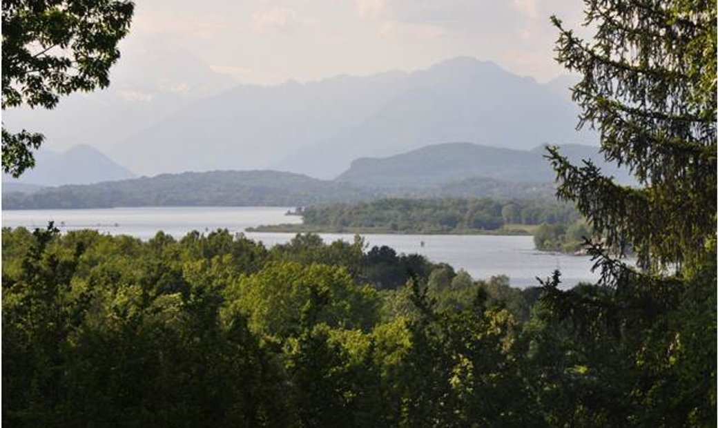 Villa In Buguggiate, Lombardy, Italy For Sale (15899391)