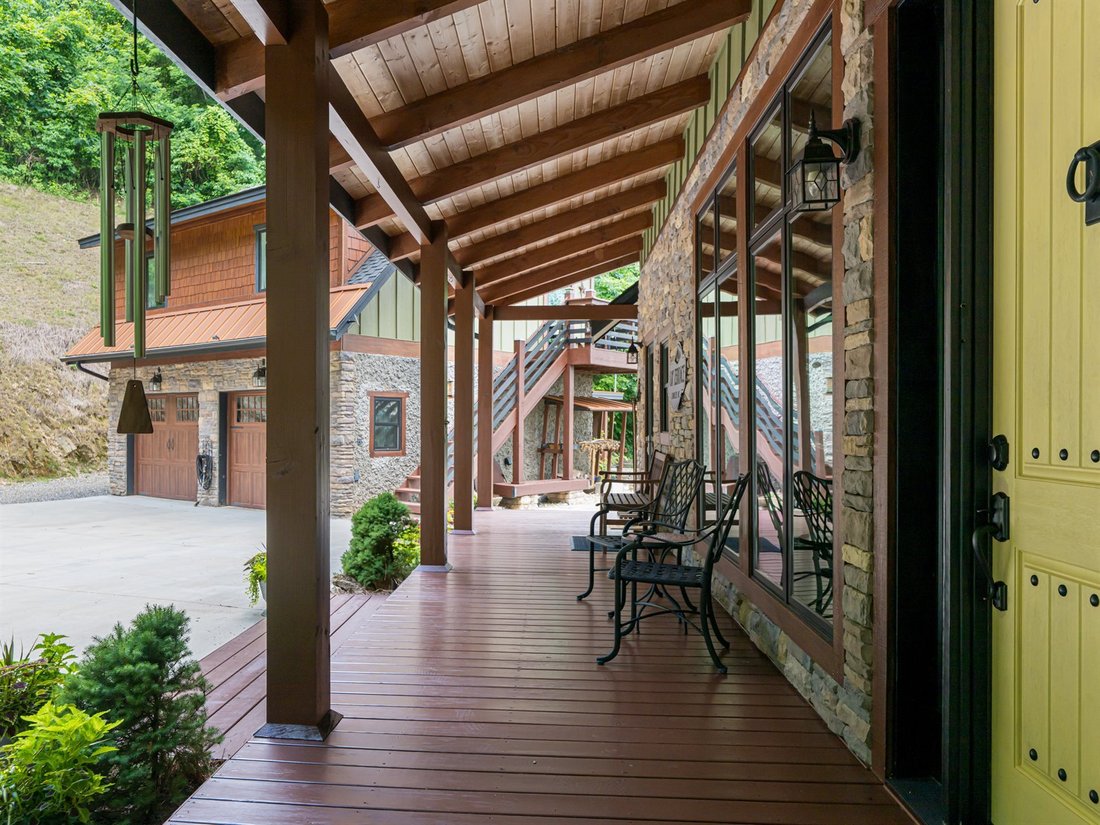 Curtis Creek Retreat With Flexibility In Candler, North Carolina ...