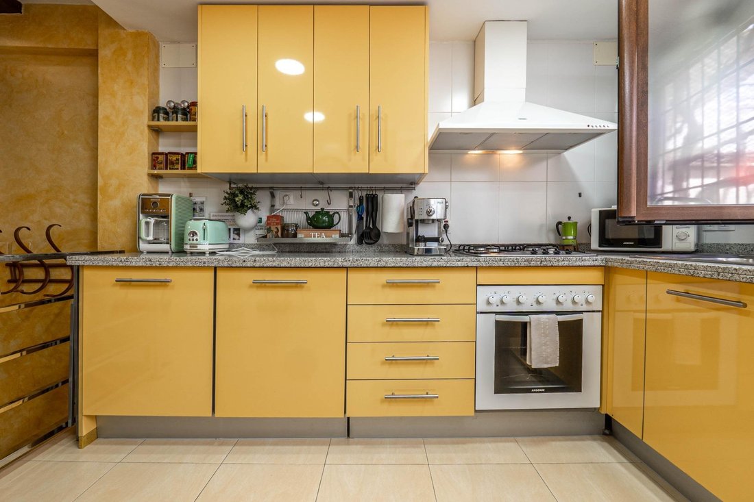 Granada House In Centro, Granada, Spain For Sale (15902932)