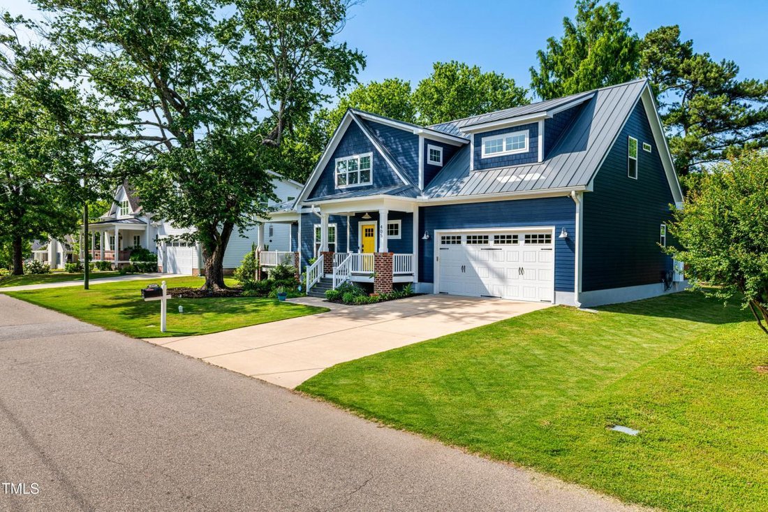 405 Culvert Street In Apex, North Carolina, United States For Sale ...