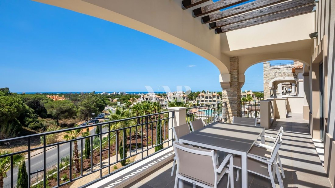 Ático De 2 Dormitorios Con Azotea Privada En En Vilamoura, Quarteira ...
