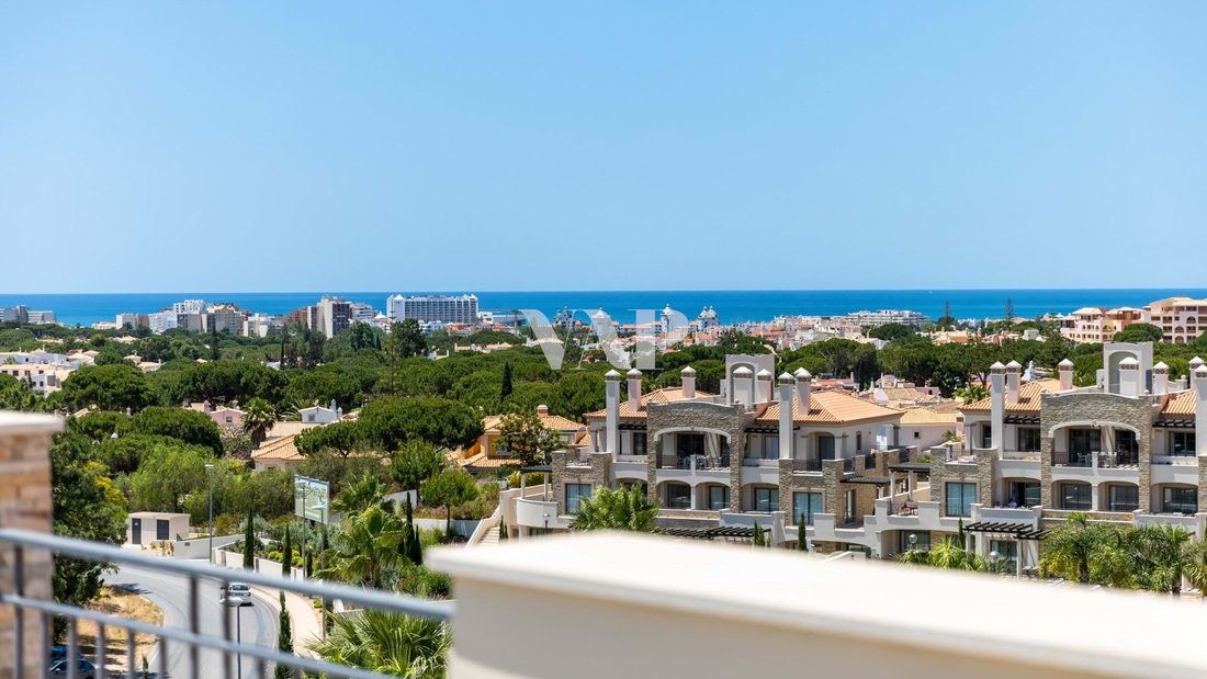 Ático De 2 Dormitorios Con Azotea Privada En En Vilamoura, Quarteira ...