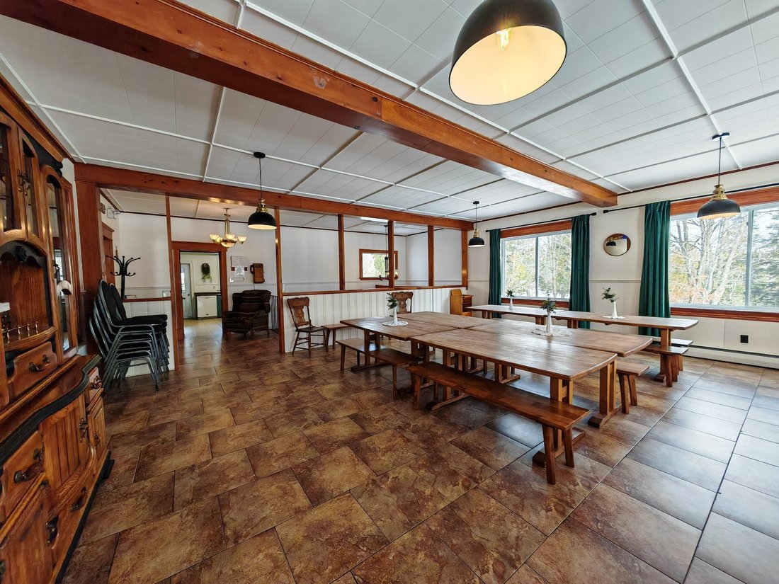 14 Bedroom Commercial Building In Mille Isles, Quebec, Canada For Sale ...