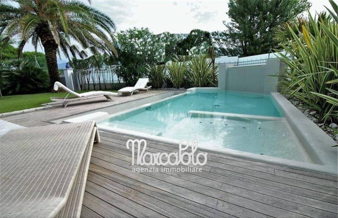 Villa 200 M² 10 Zimmer In Forte Dei Marmi, Toskana, Italien Zu ...