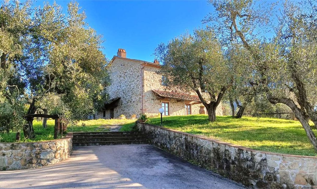 Beautiful Estate And Park In The Valdinievole Hills In Larciano ...