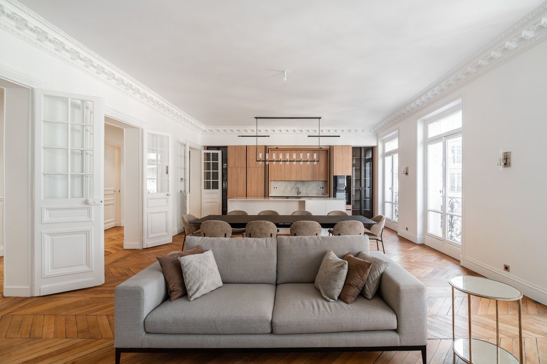 Apartment Golden Triangle Paris 8th In Paris, île De France, France For ...