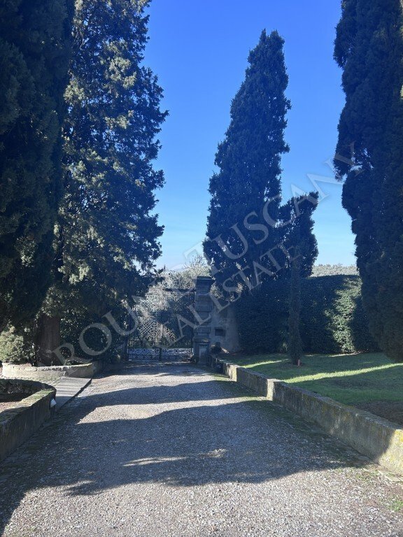 Luxurious Apartment In Historic Villa In Poggio Gherardo, Tuscany ...