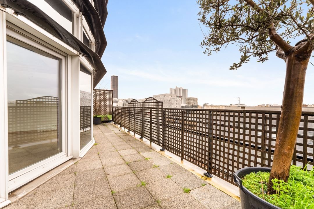 5 Rooms Montparnasse Pasteur In Paris, île De France, France For Sale ...