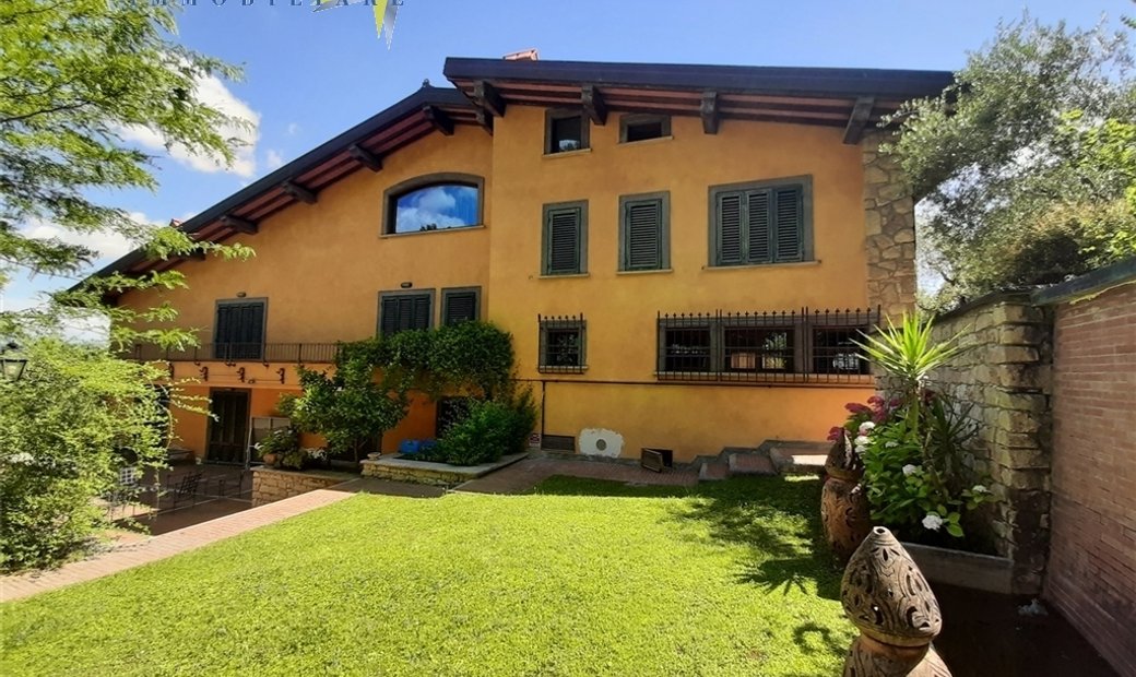 Villa/Chalet/Maison Mitoyenne à Vendre à Lastra Dans Scandicci, Toscane ...