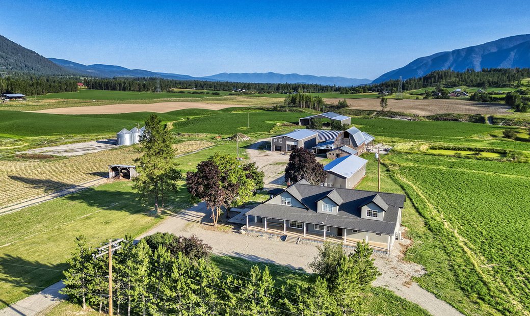 Border Farm Home And Acreage In Creston, British Columbia, Canada For ...