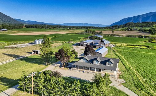 Luxury farm ranches for sale in Canada | JamesEdition