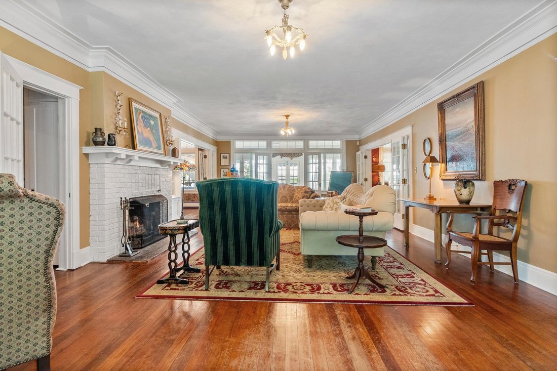 7 Bedrooms Single Family Detached In Alexandria, Minnesota, United ...