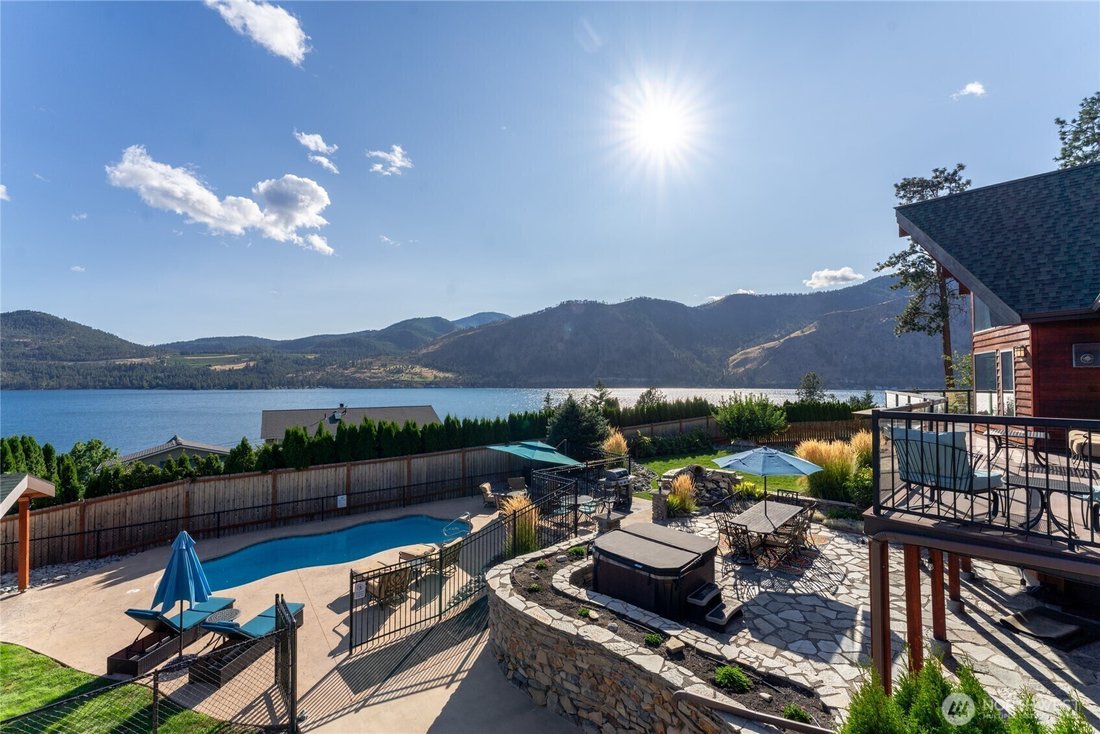 Turnkey Beauty Overlooking Lake Chelan In Manson, Washington, United ...
