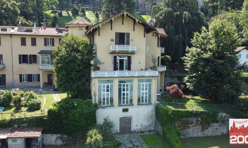 Spectacular Two Level Penthouse With Beautiful Lake In Lemna, Lombardy ...