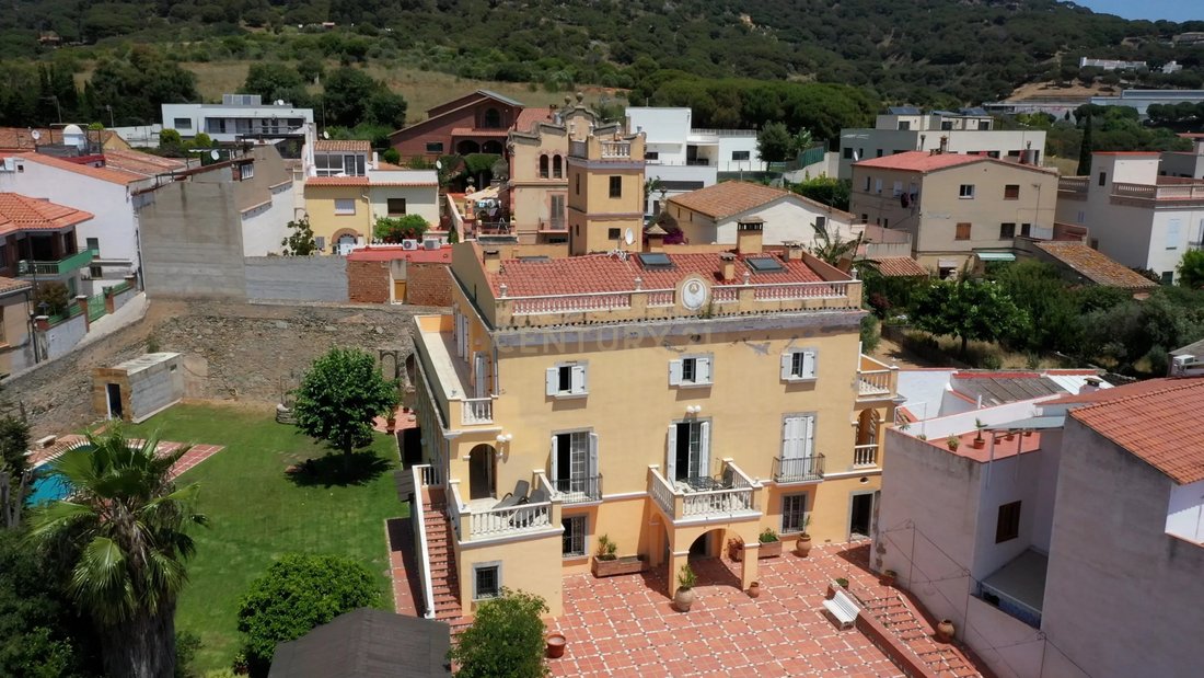 El Maresme Teià Casa De Estilo Neoclásico / In Teia, Catalonia, Spain ...
