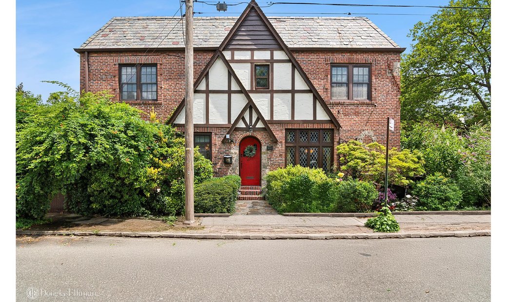 Townhouse Queens In New York, New York, United States For Sale (15921569)