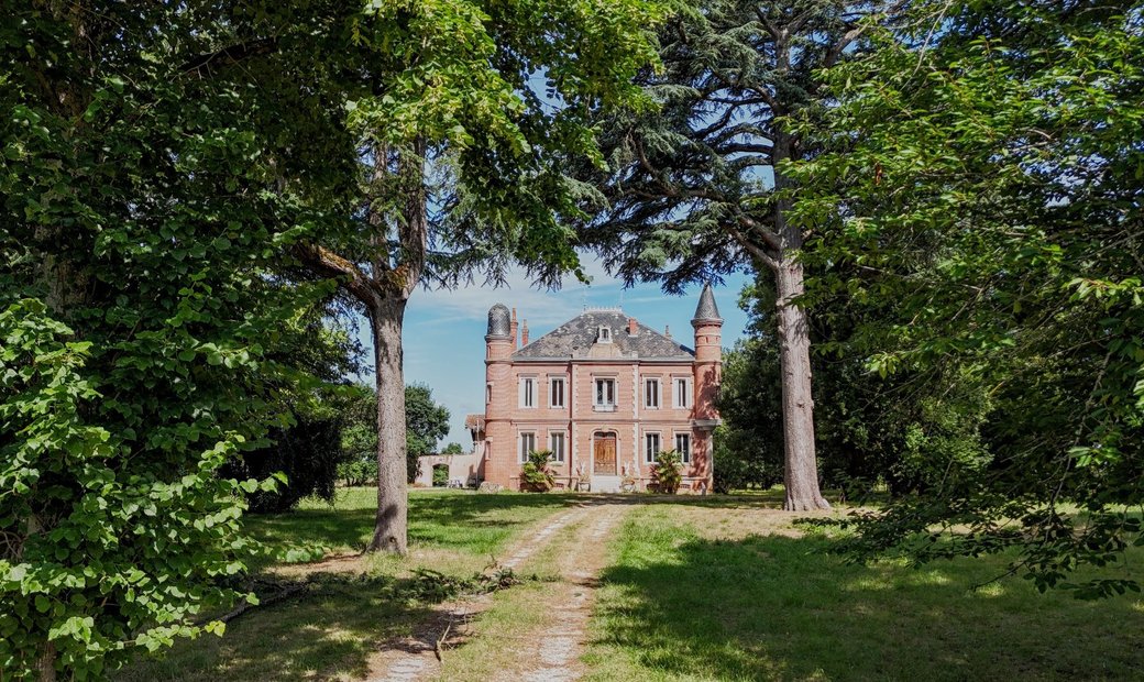 Sublime Manoir Rénové Pour Des Projets Dans Castelsarrasin, Occitanie ...