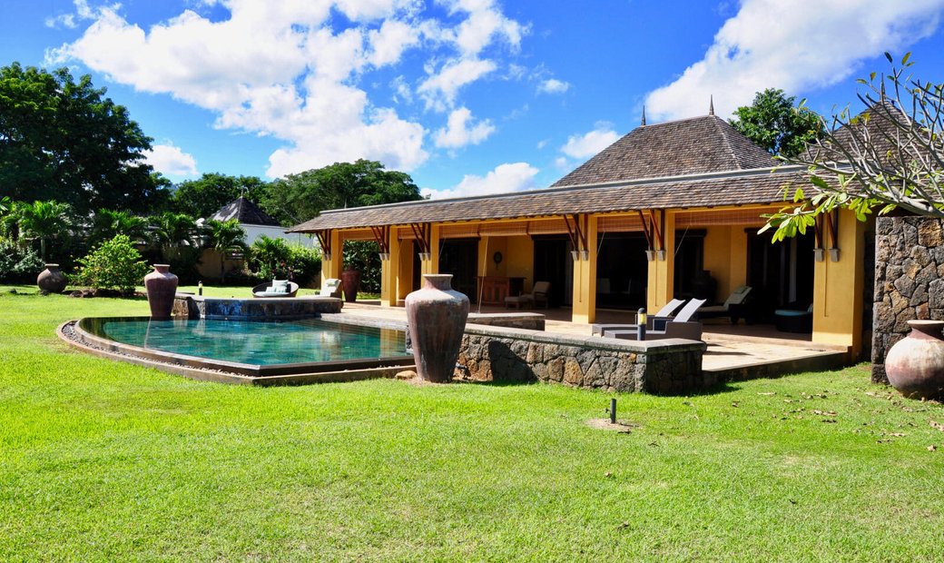 Well Maintained Villa Superb In Tamarin, Rivière Noire District ...
