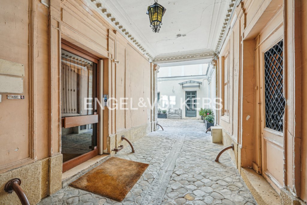 Paris 3rd 6 Room Family Apartment In Paris, île De France, France For ...