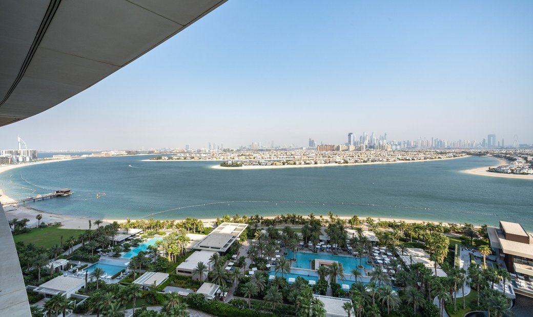 Wake Up To The Palm – Live The Legend At In Dubai, Dubai, United Arab ...