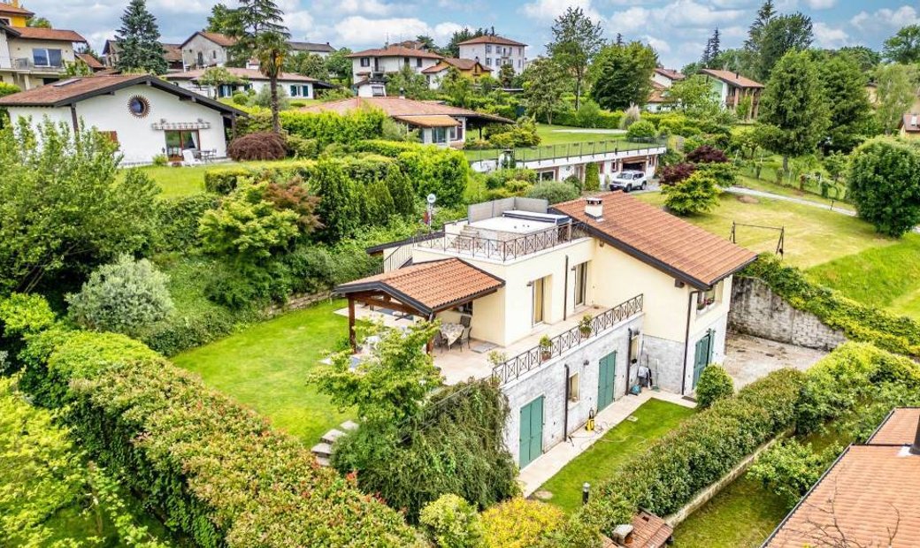 Bodio Lomnago Villa With A View In Bodio Lomnago, Lombardy, Italy For ...
