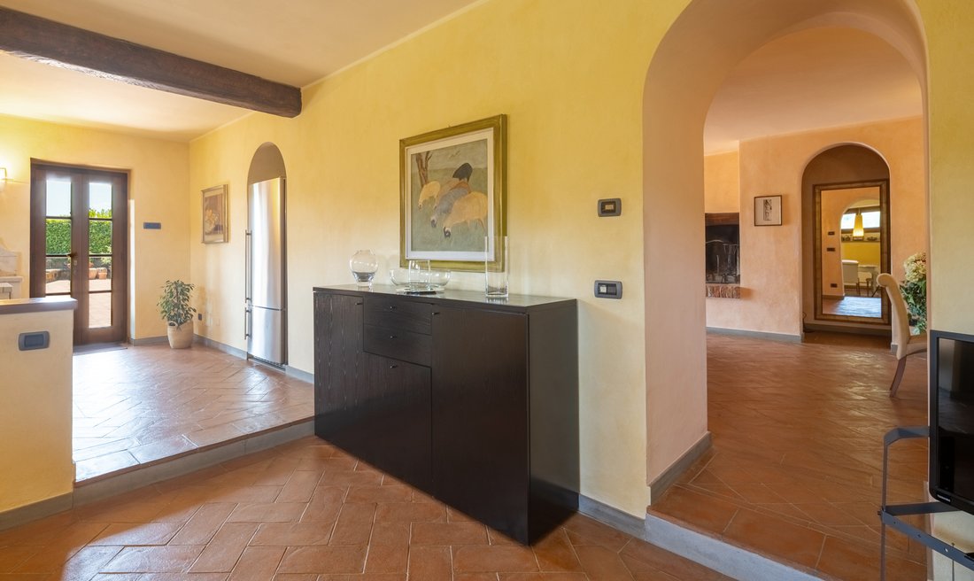 Colonial Style Apartment In The Florentine Hills In Florence, Tuscany ...