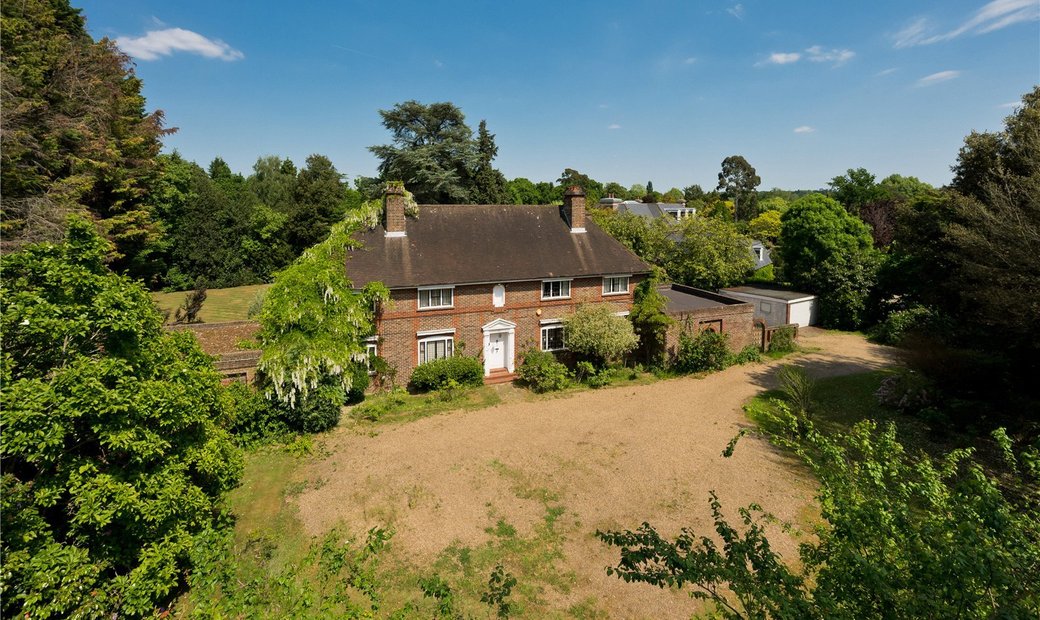 Esher Park Avenue, Esher, Surrey In Esher, England, United Kingdom For ...