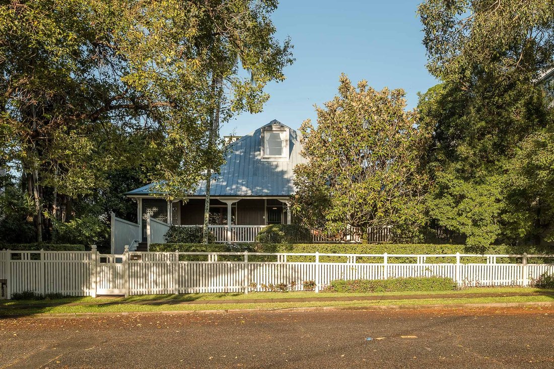 A New Farm Classic By Robin Dods, Rare In New Farm, Queensland ...