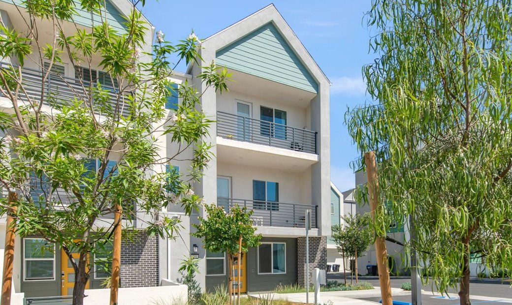 251 Sash In Irvine, California, United States For Sale (15930449)