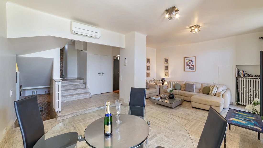 Elegant Historic Seafront Home In Nice, Provence Alpes Côte D'azur ...