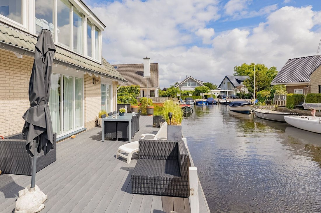 Kaag Villa In Kaag, South Holland, Netherlands For Sale (15932185)