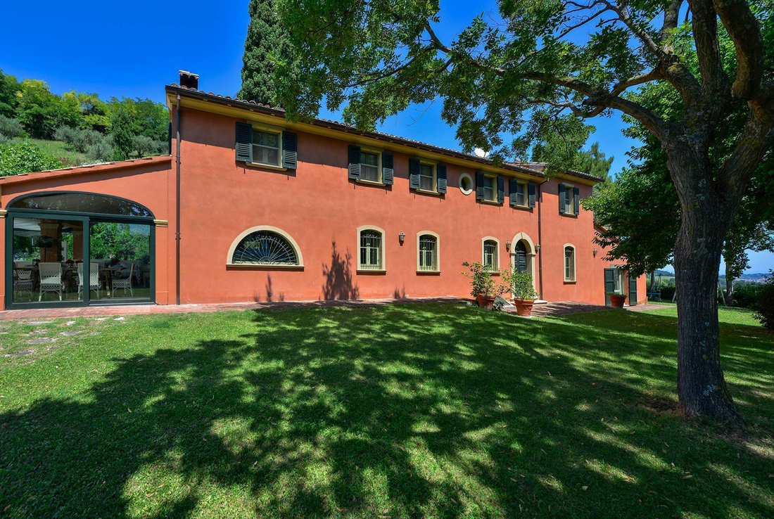 Villa In Vendita A Pesaro In Pesaro, Marche, Italy For Sale (15933535)