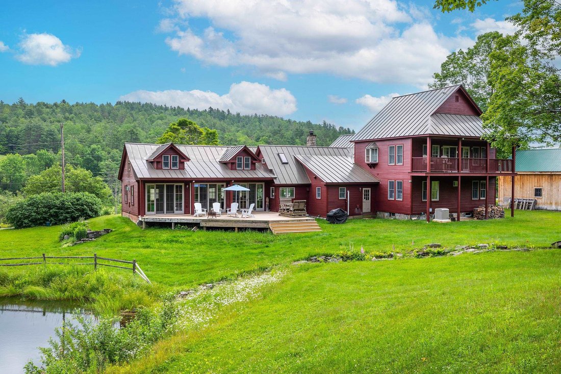 Exquisitely Renovated 1834 Farmhouse In Cavendish, Vermont, United ...