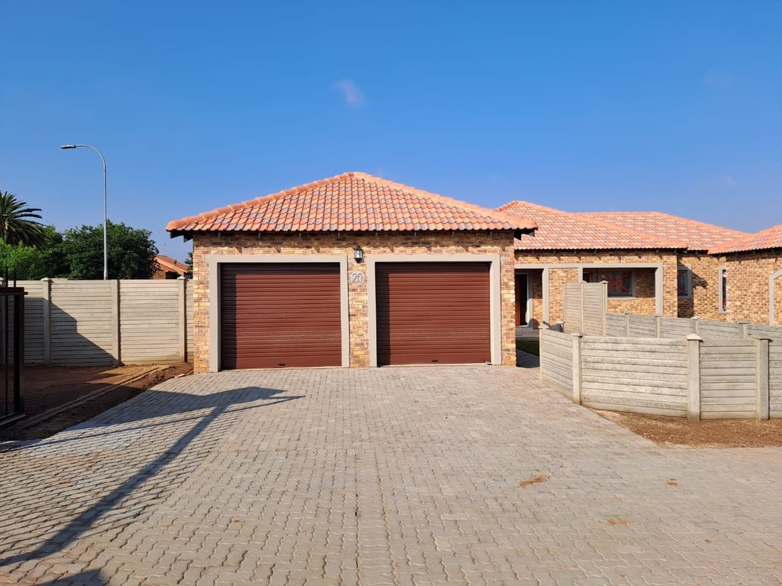Investment Opportunity – 20 Townhouses In In Meyerton, Gauteng, South ...