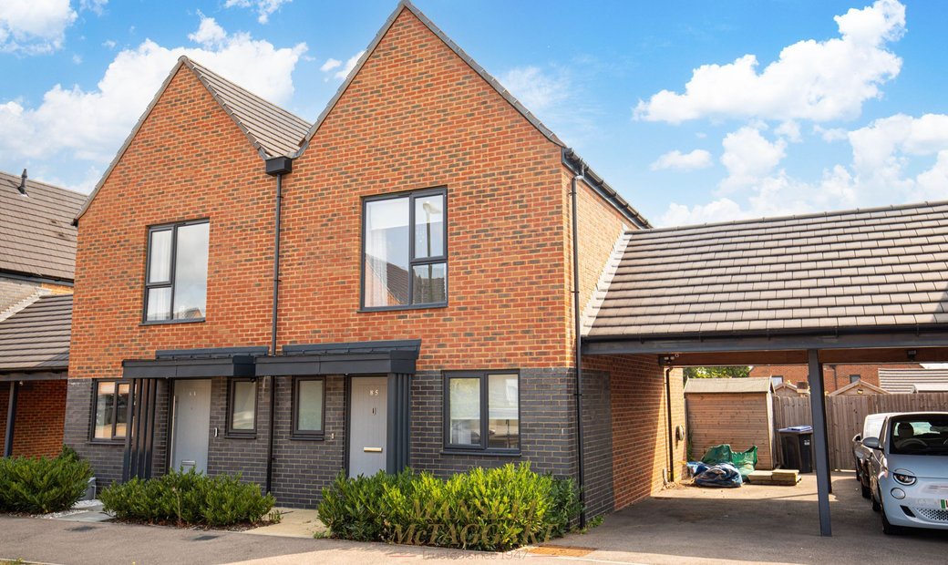House West Sussex In Crawley, England, United Kingdom For Sale (15936807)