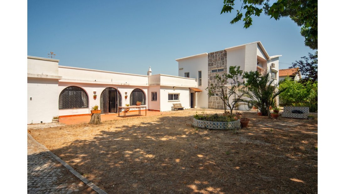 House On The Caparica Cliff With Garden, Next In Caparica E Trafaria ...