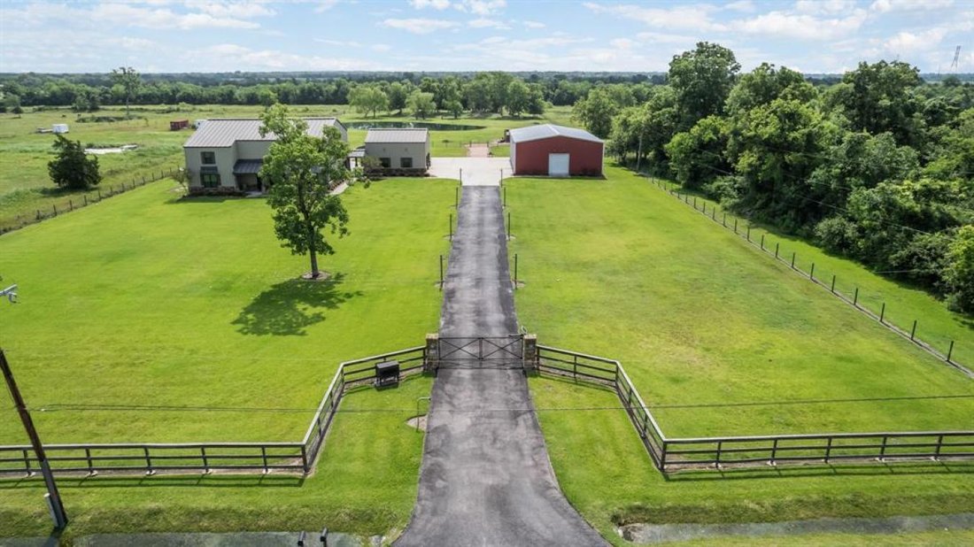 1725 Rymal Road In Alvin, Texas, United States For Sale (15939291)