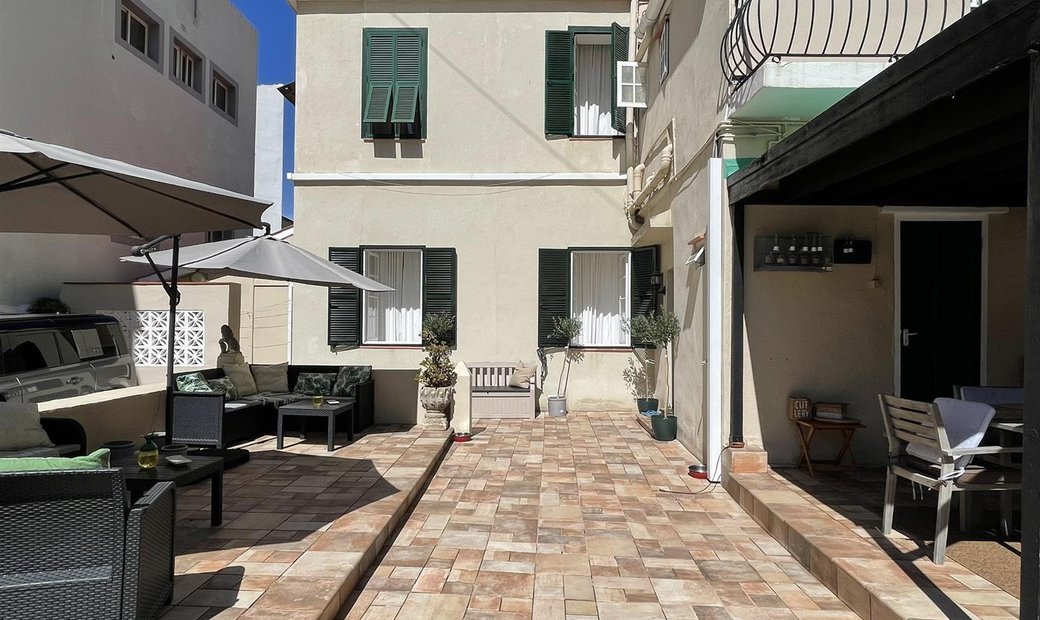 Stunning 4 Bedroom House In Town Area, Gibraltar In Gibraltar ...