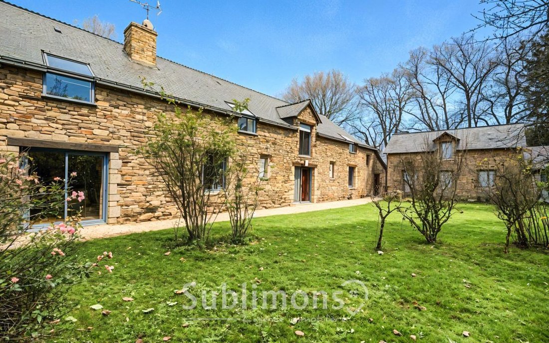 Casa De 8 Piezas 270 M² En Bains Sur Oust, Bretaña, Francia En Venta ...