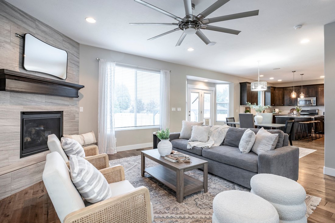 Beautiful Layton Home With Basement Apartment In Layton, Utah, United ...