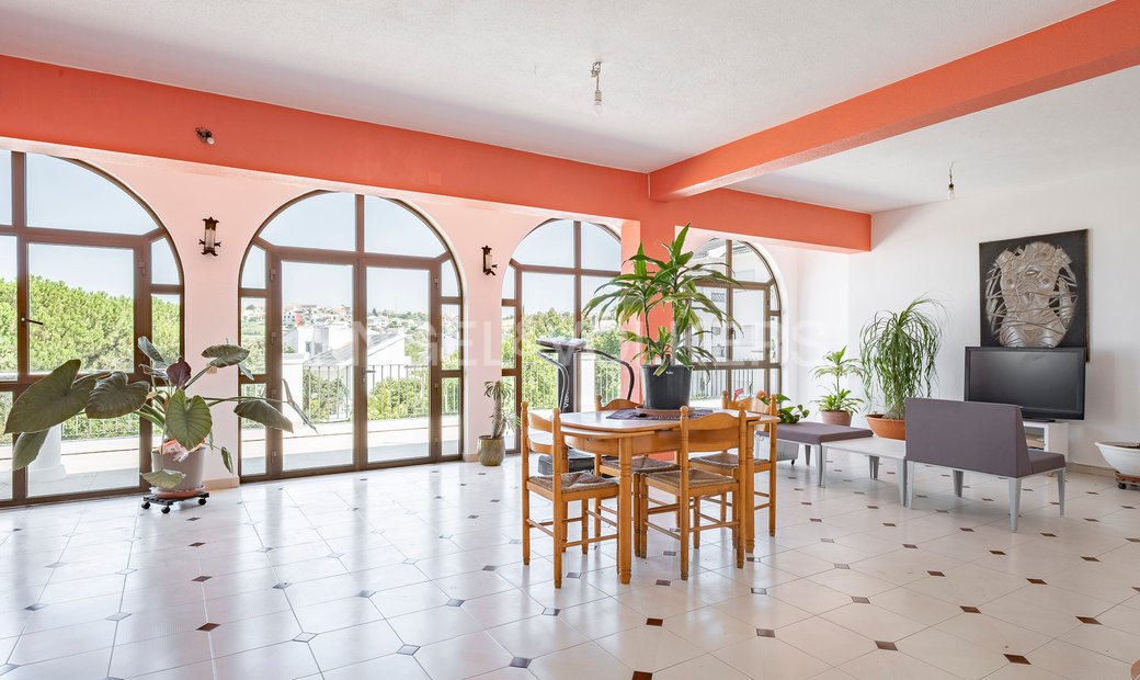 7 Bedroom Home With Great Investment Potential In Caparica E Trafaria ...