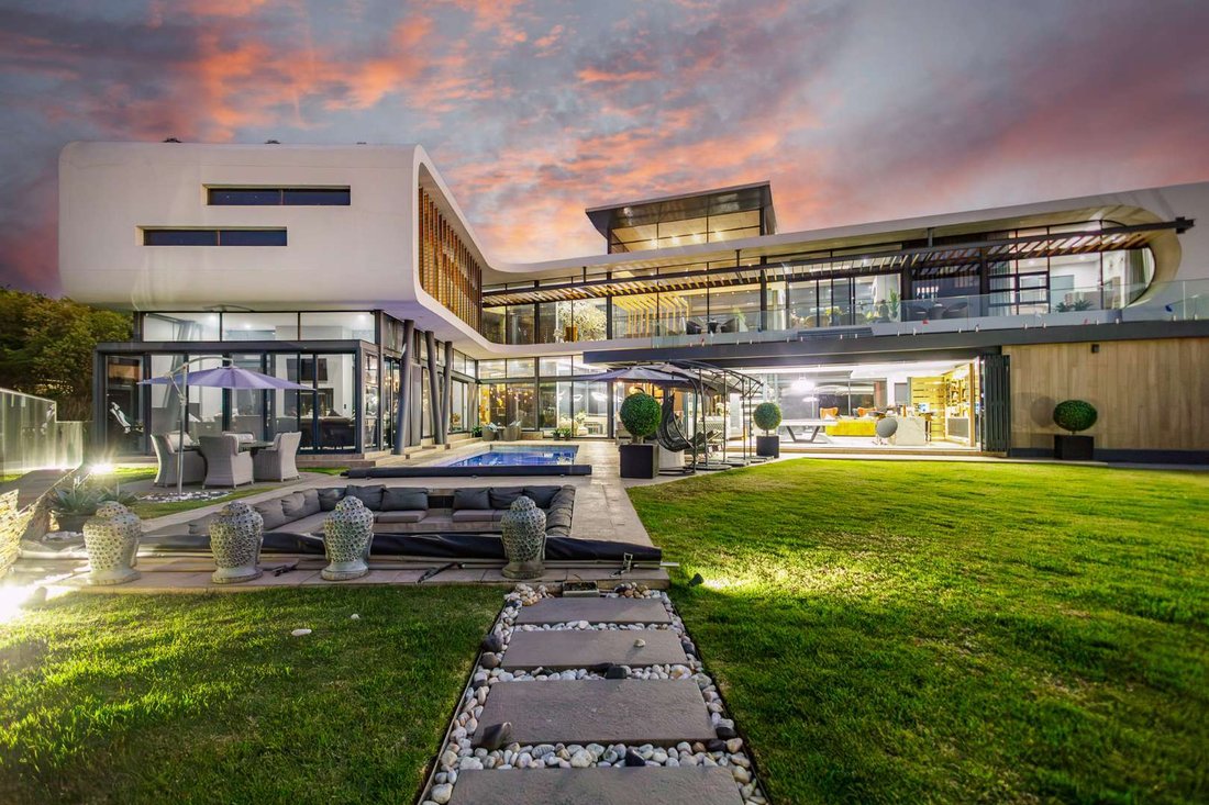 Exquisite Lakefront Luxury In Midrand, Gauteng, South Africa For Sale ...