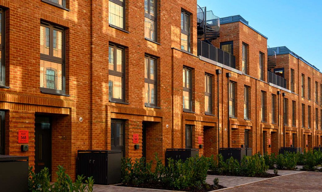 This Ready To Move Into, Turnkey Freehold In London, England, United ...