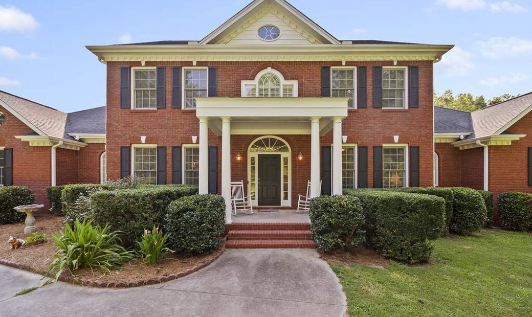 Classic Southern Charm Meets Elegant In Conyers, Georgia, United States ...