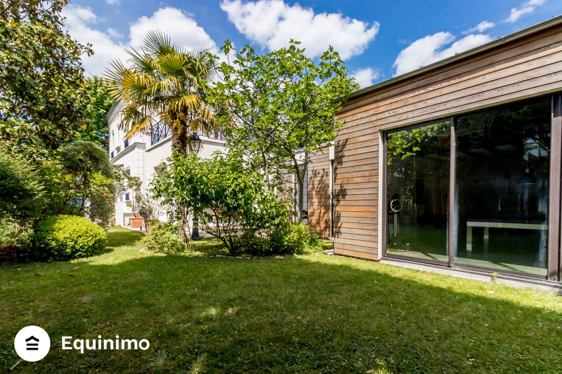 House 7 Room(s) 5 Bedroom(s) 241 M² In Colombes, île De France, France ...